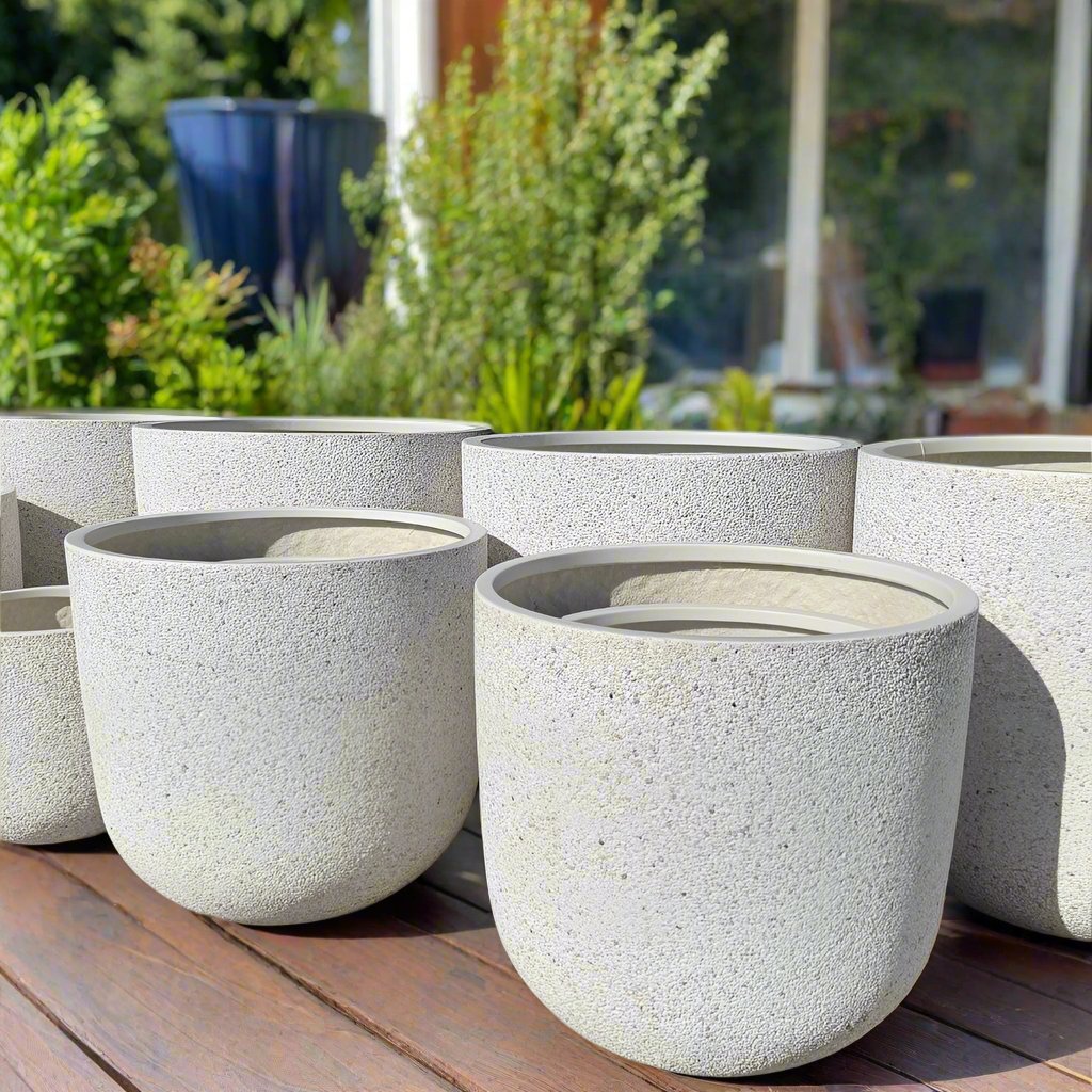 ELLIE PLANTER WHITE PEBBLE SMALL – Stonemans Garden Centre